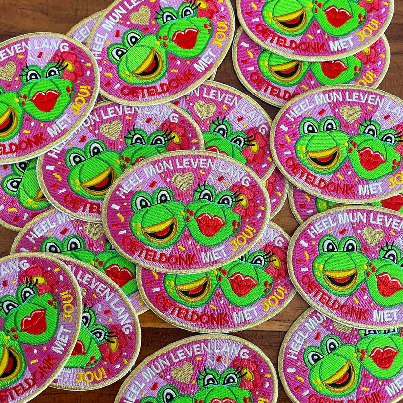 EMBLEEM: OETELDONK MET JOU - ROZE – Kermit dun Kwakert Webshop